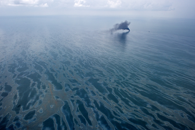 Aerial views of the Gulf oil spill: The photography of James Duncan ...